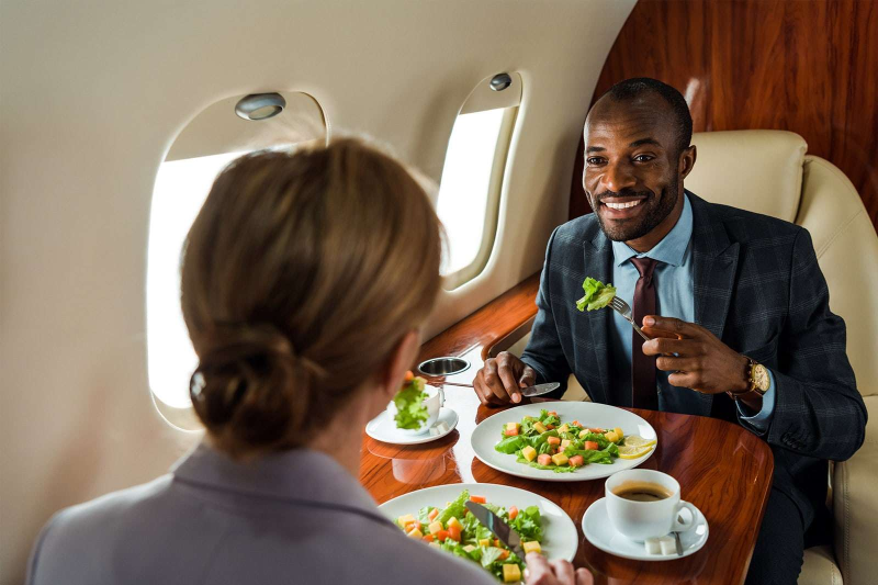 Do Private Jets Serve Food? Jet Dining Explained - Private jet charter ...